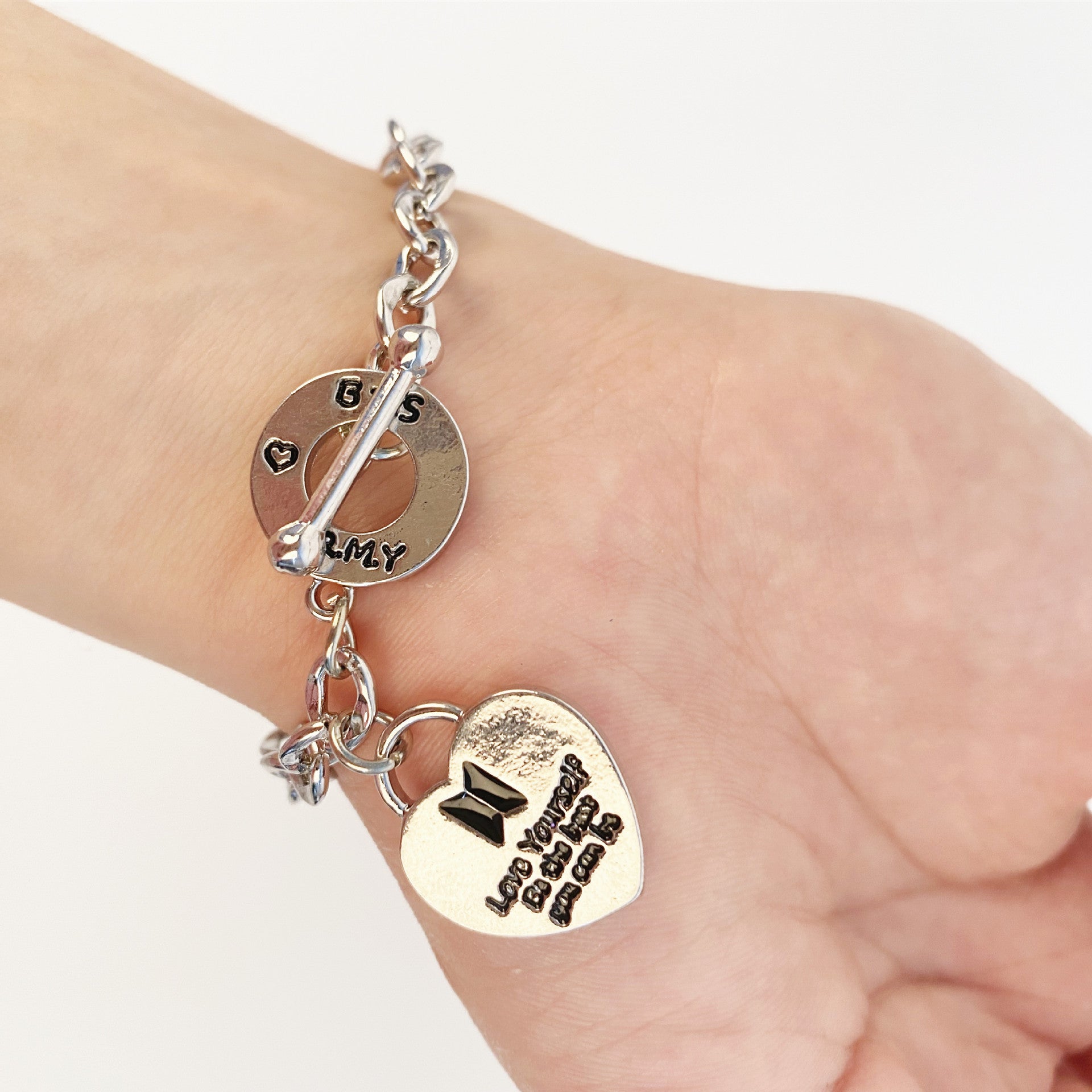 Bracelet Cœur BTS – KoreanxWear